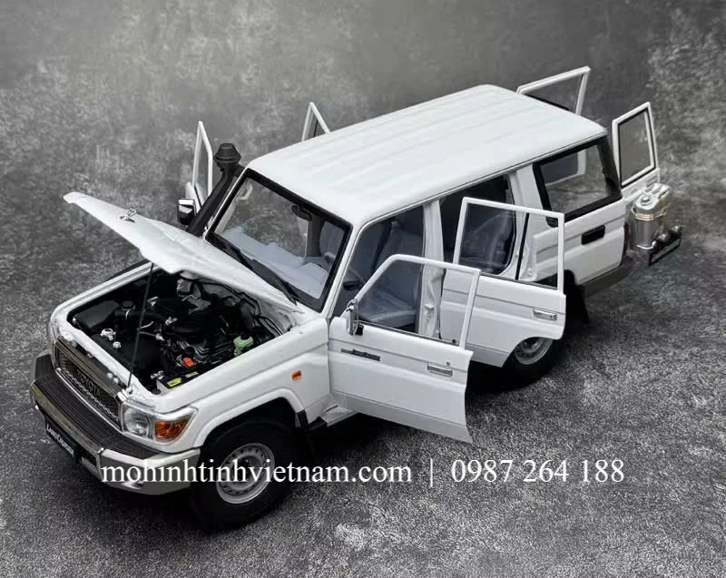 MÔ HÌNH Ô TÔ TOYOTA LAND CRUISER LC76 (TRẮNG) 1:18 ALMOST REAL