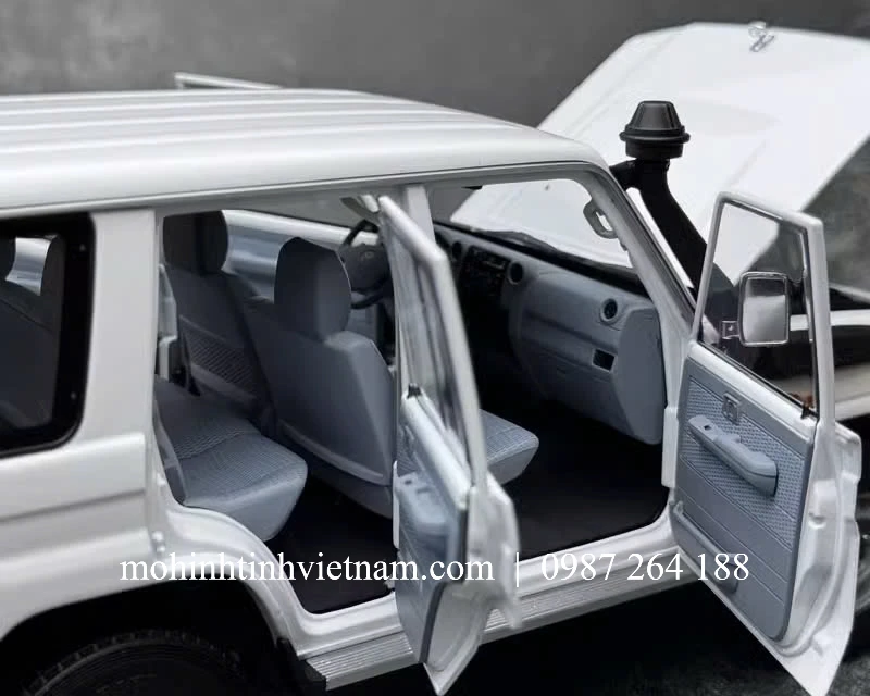 MÔ HÌNH Ô TÔ TOYOTA LAND CRUISER LC76 (TRẮNG) 1:18 ALMOST REAL